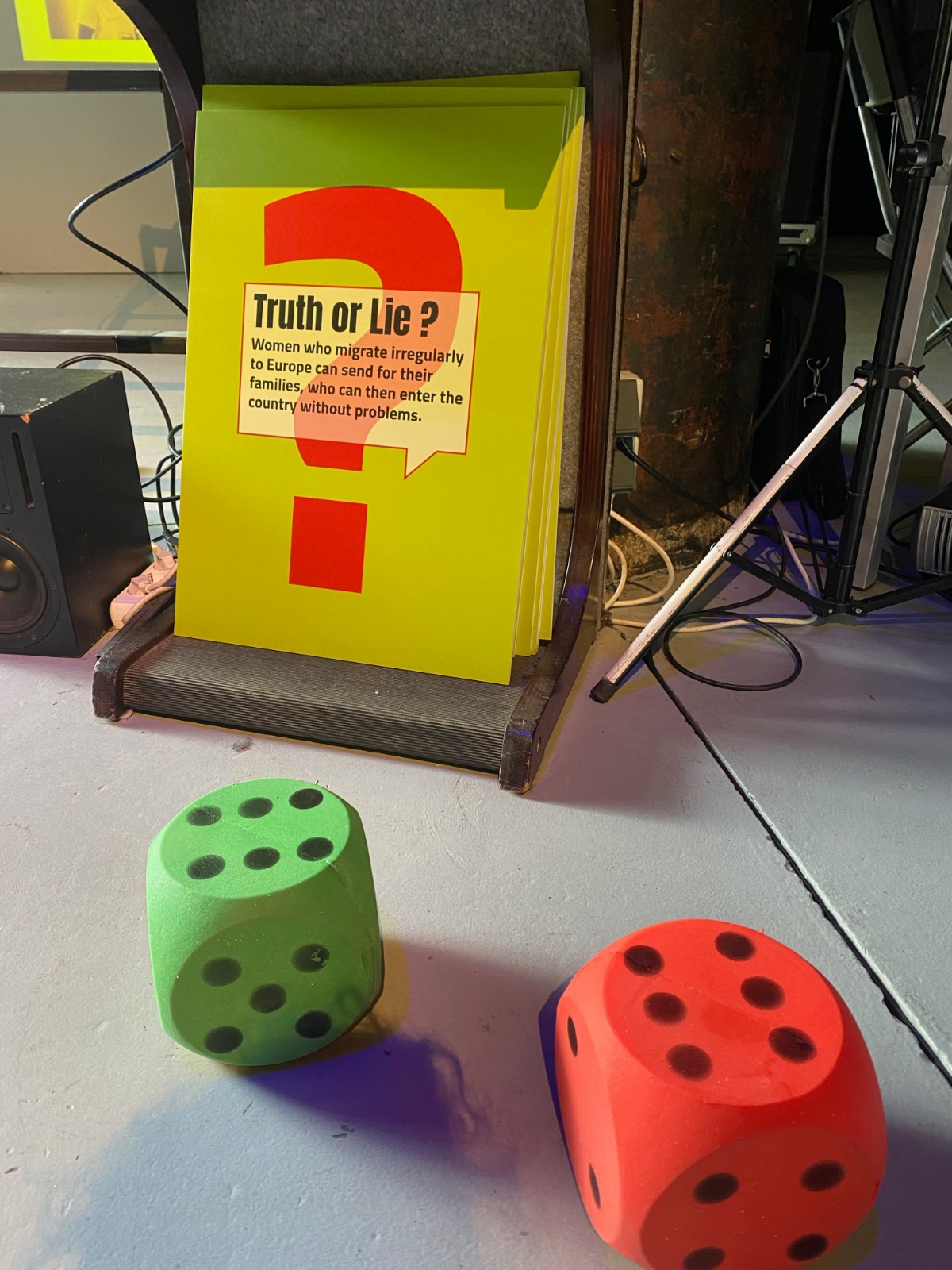 Evening of r0g_agency at v2_lab in Rotterdam - Migrant Media Network